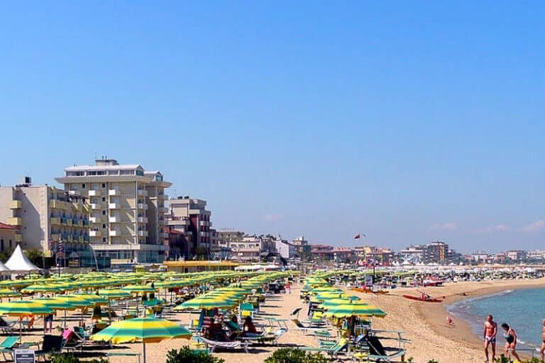 Rimini: Lungomare | SuoViaggio